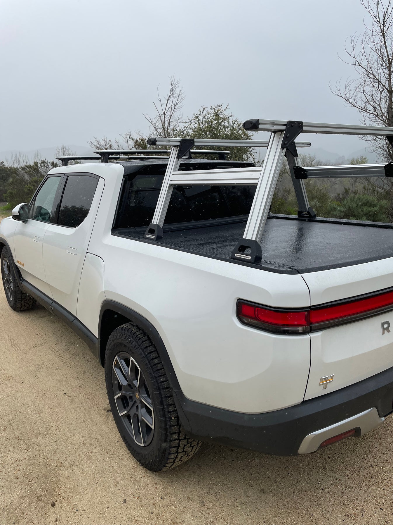 Mariner Bed Rack Compatible With Rivian R1T – Range Industries